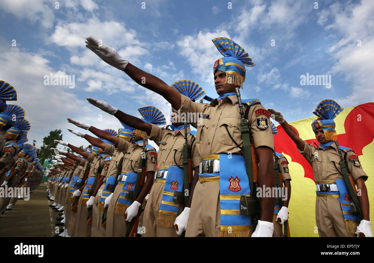 Srinagar, Indian-controlled Kashmir. 14th May, 2015. Recruits of India ...