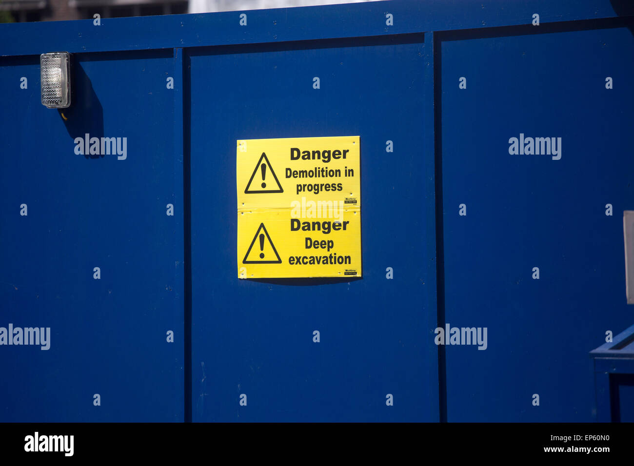 Demolition sign hi-res stock photography and images - Alamy