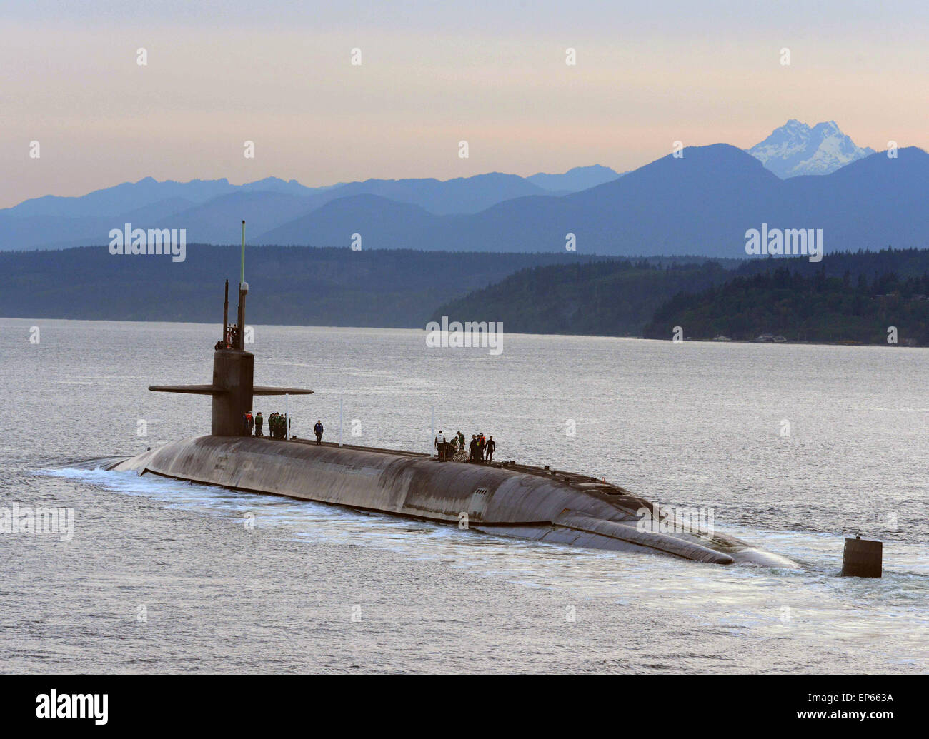 The U.S. Navy Ohio-class ballistic missile submarine USS Henry M ...
