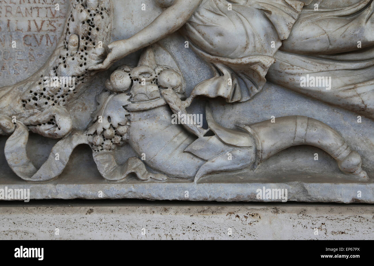 Roman sarcophagus. Relief. Marble. Imperial age. Cornucopia, symbol of ...