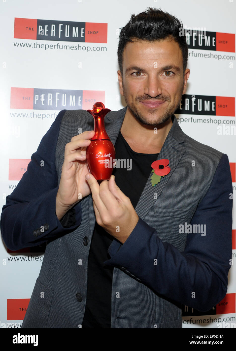 Peter Andre promotes his perfume and greets fans at The Perfume Shop in ...
