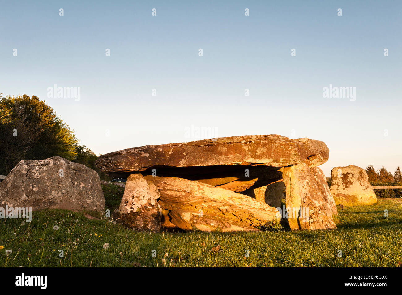 Arthurs stone dorstone herefordshire neolithic hi-res stock photography ...
