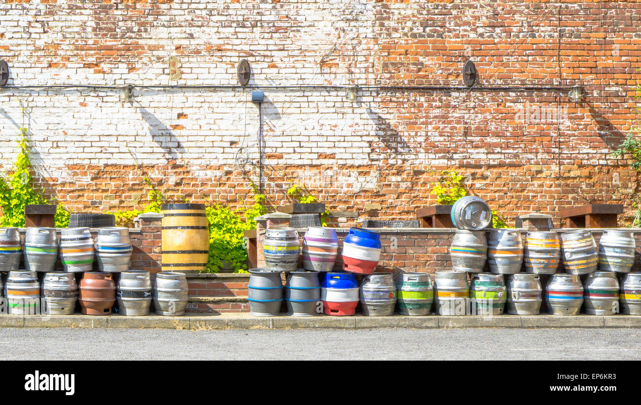 Used beer kegs hi-res stock photography and images - Alamy