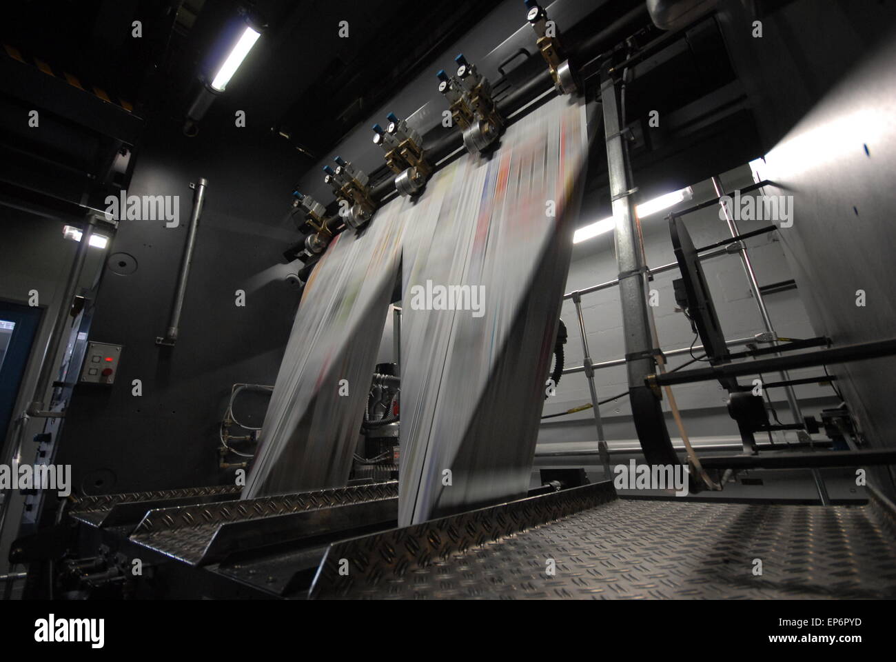 Newspapers being printed Stock Photo - Alamy