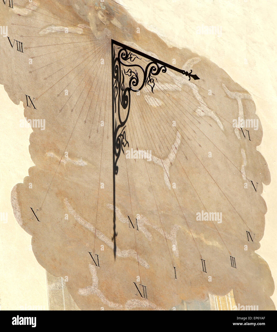 Medieval sundial hi-res stock photography and images - Alamy