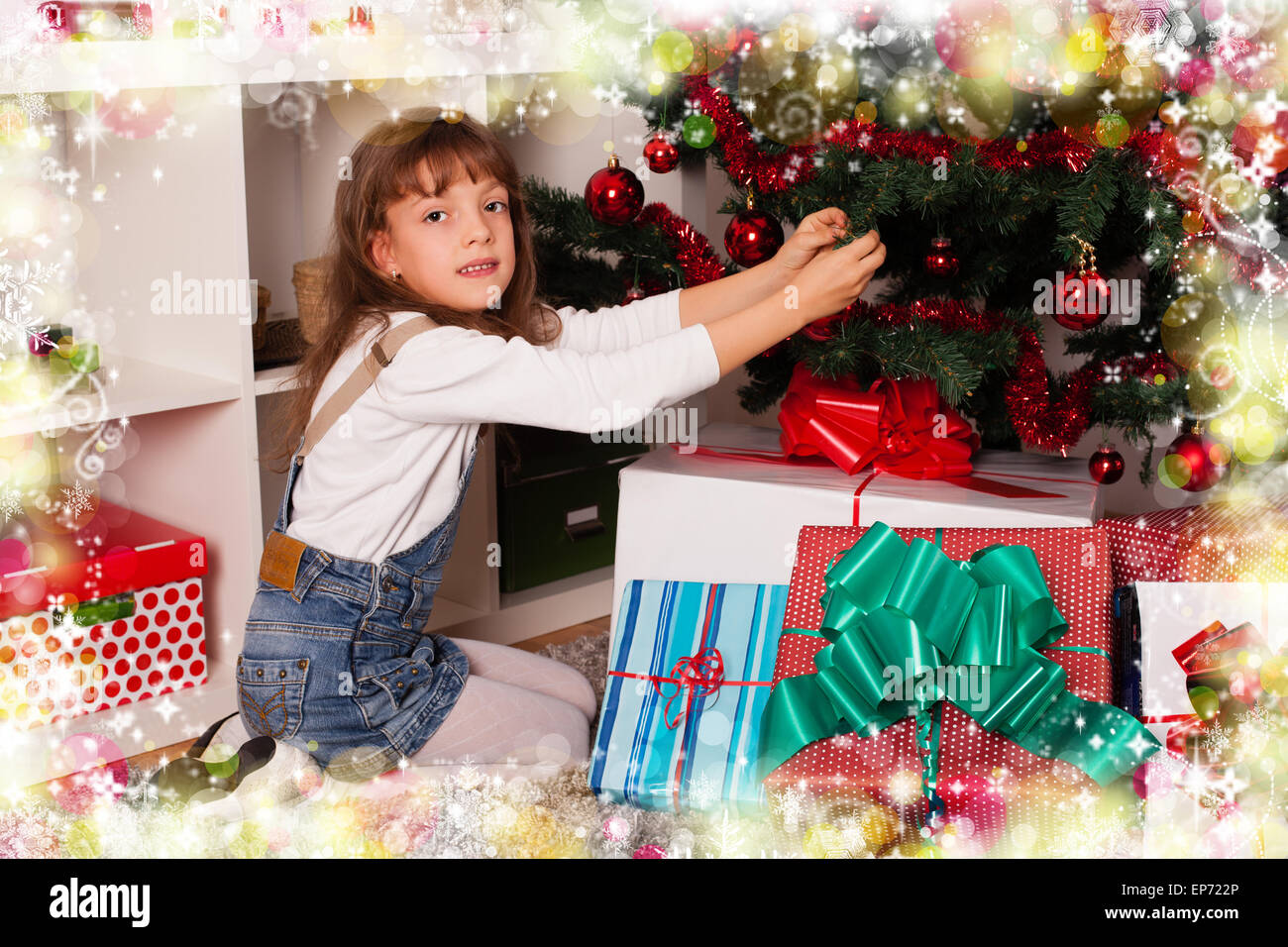 Kids with their christmas presents Stock Photo - Alamy
