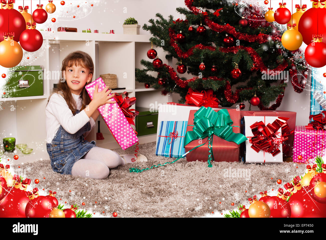 Kids with their christmas presents Stock Photo - Alamy