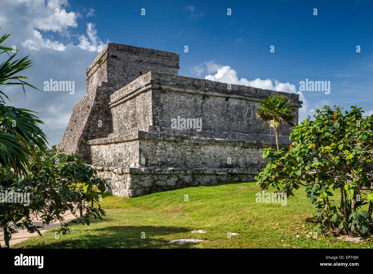 El Castillo (The Castle), Maya ruins at Tulum, Yucatan Peninsula ...