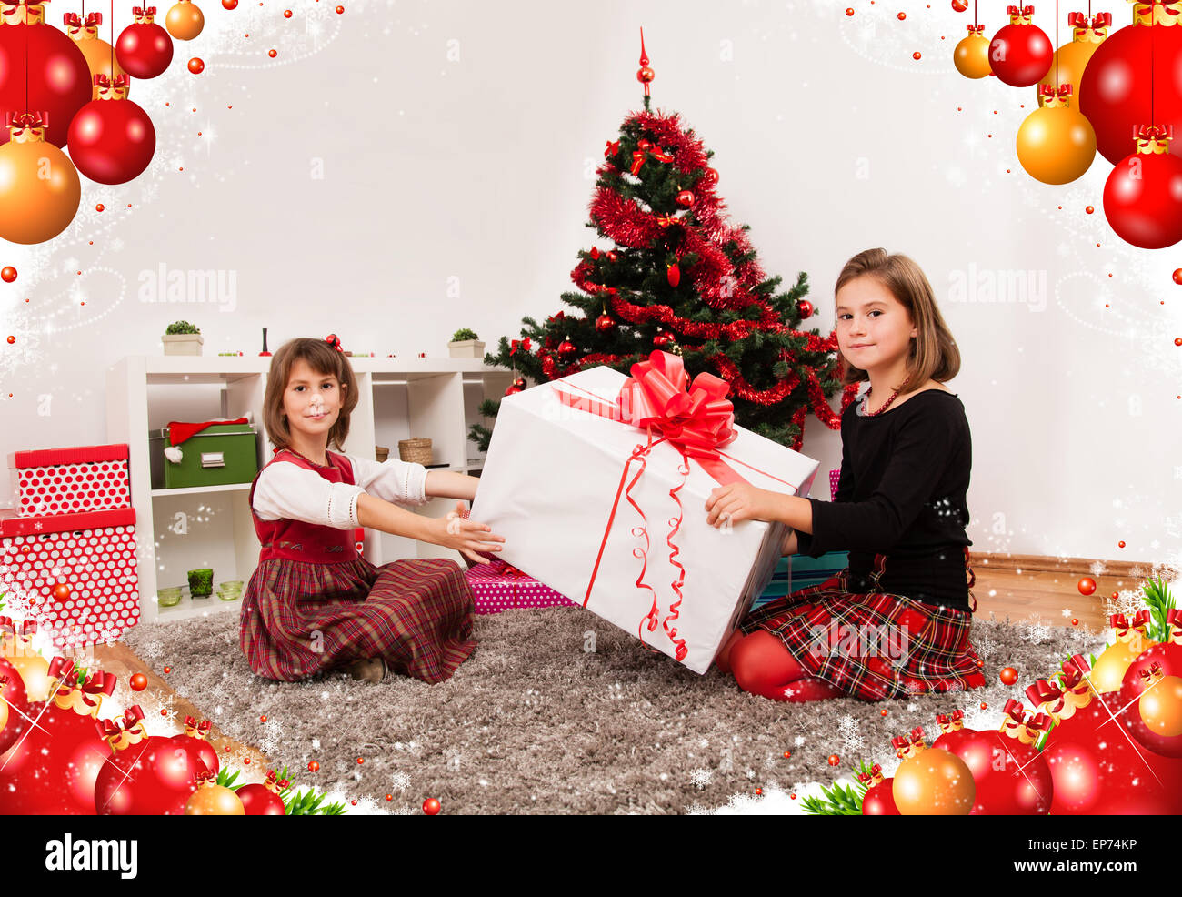 Kids with their christmas presents Stock Photo - Alamy