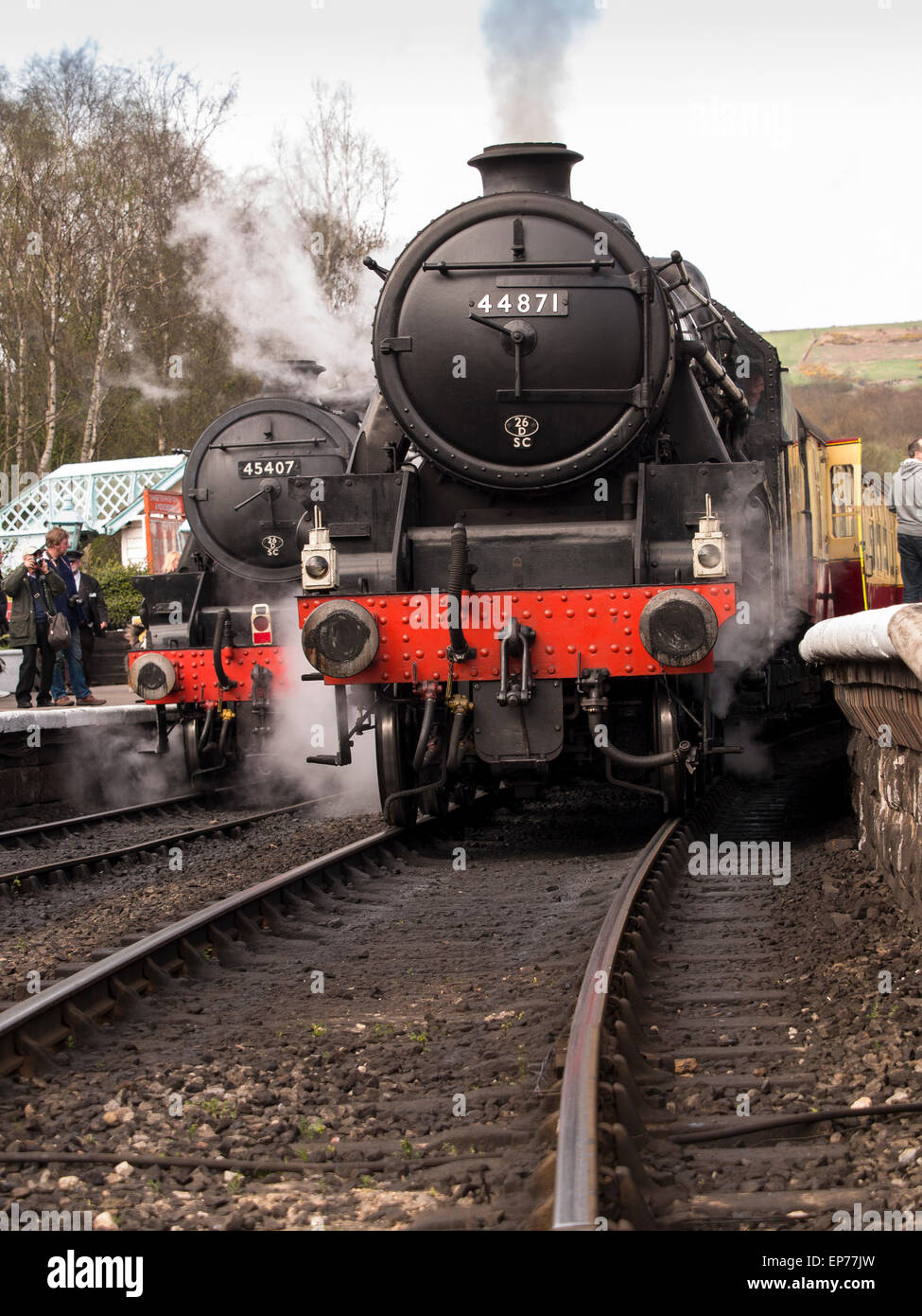 vintage steam locomotive 45407 The Lancashire Fusilier at Grosmont ...