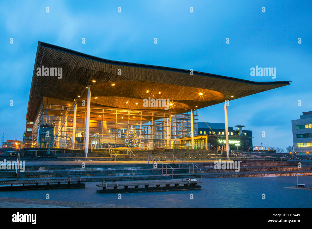 National assembly wales night cardiff hi-res stock photography and ...