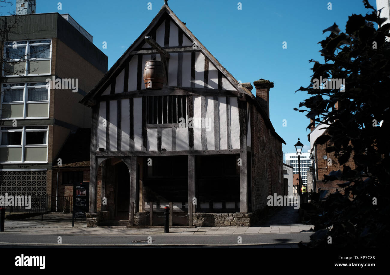 Medieval french house merchant hi-res stock photography and images - Alamy