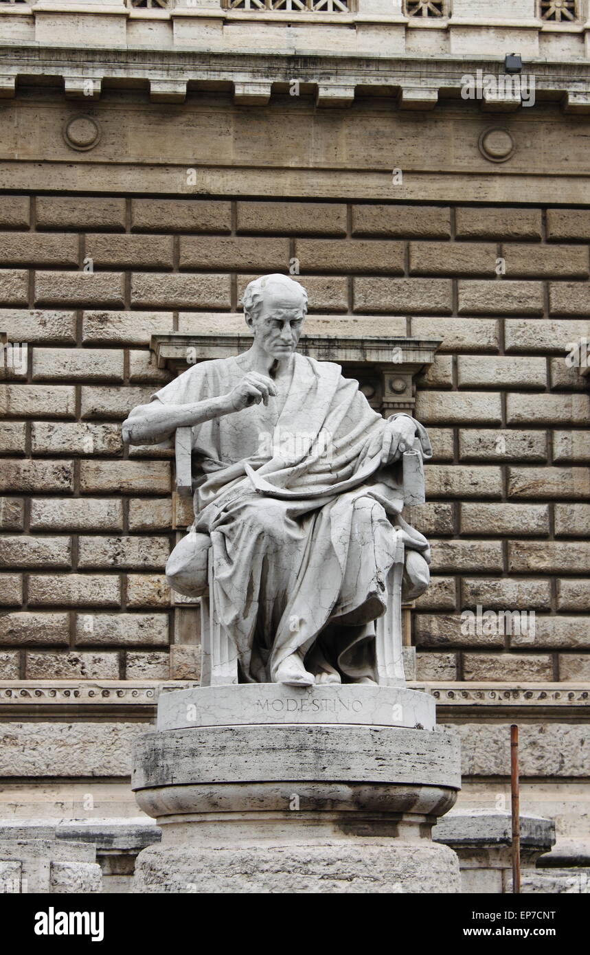 Palace of justice rome statue hi-res stock photography and images - Alamy