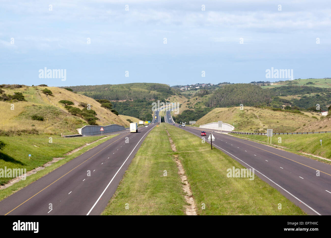 Double lane highway hi-res stock photography and images - Alamy