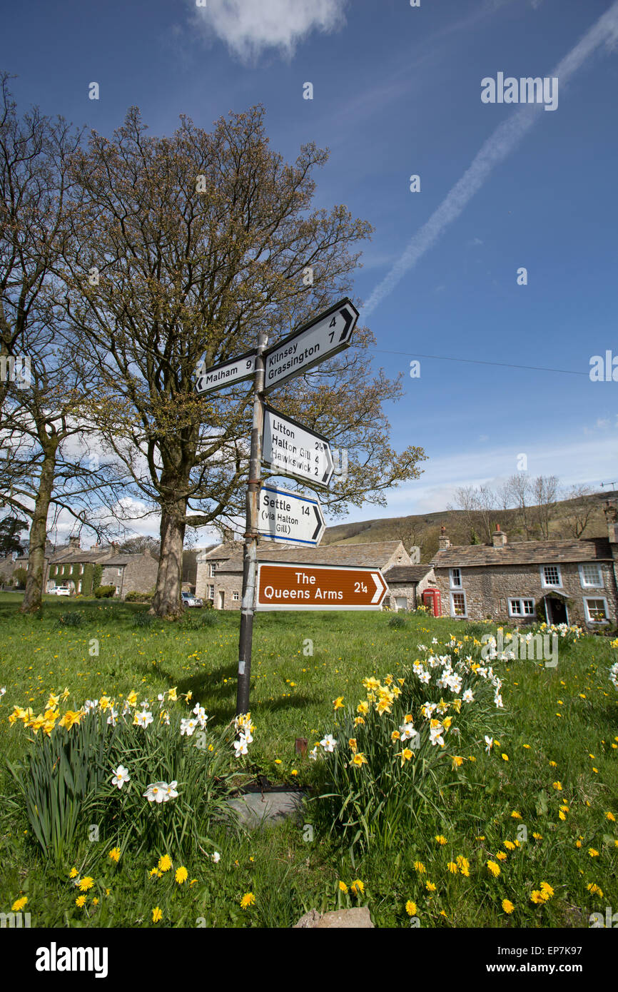Arncliffe village sign hi-res stock photography and images - Alamy