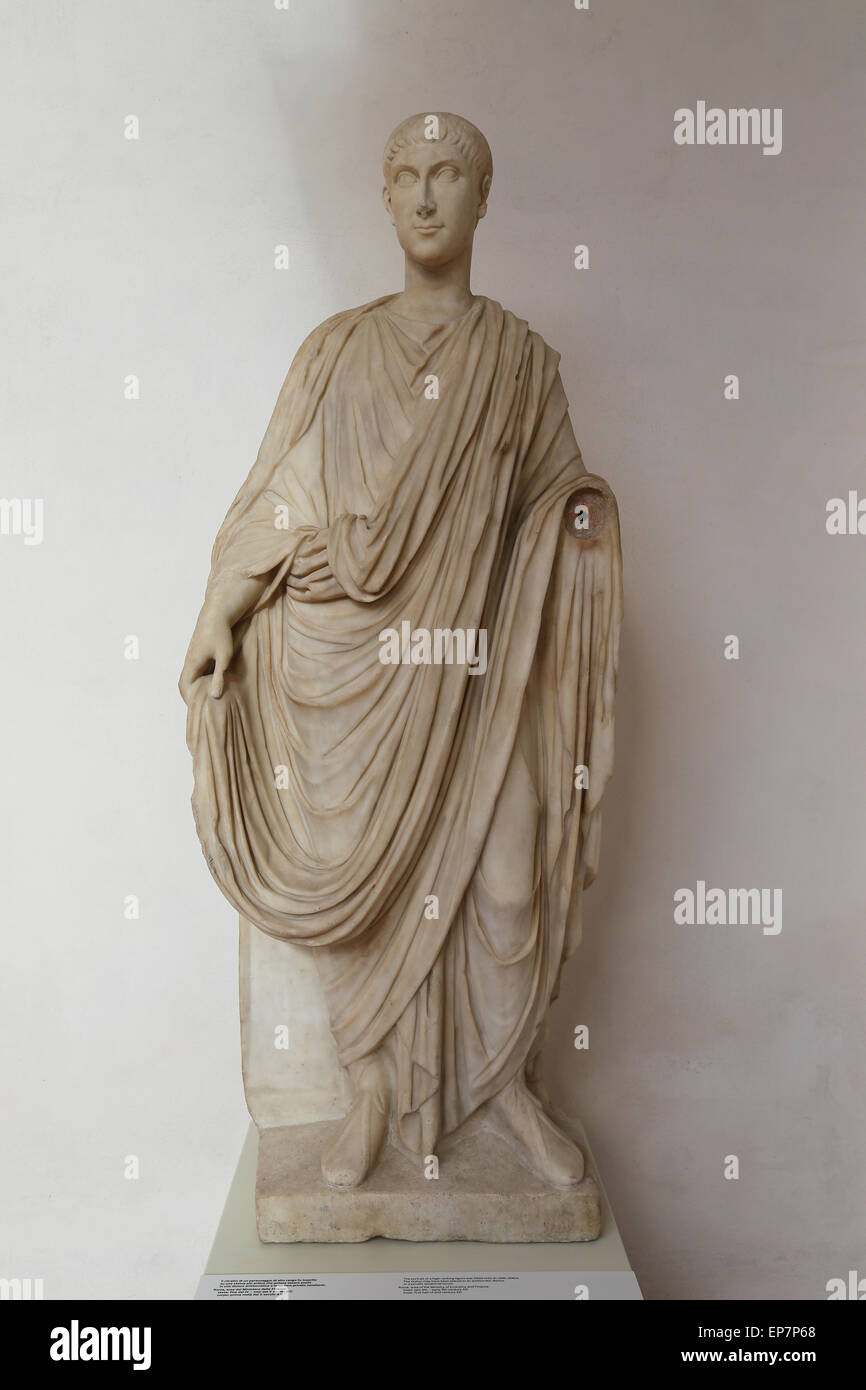 Roman statue toga hi-res stock photography and images - Alamy