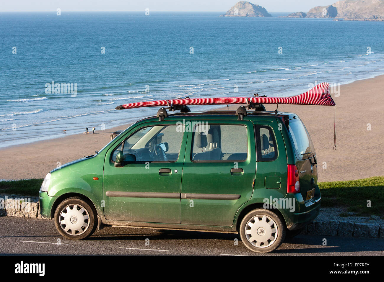 Loaded roof rack hi-res stock photography and images - Alamy