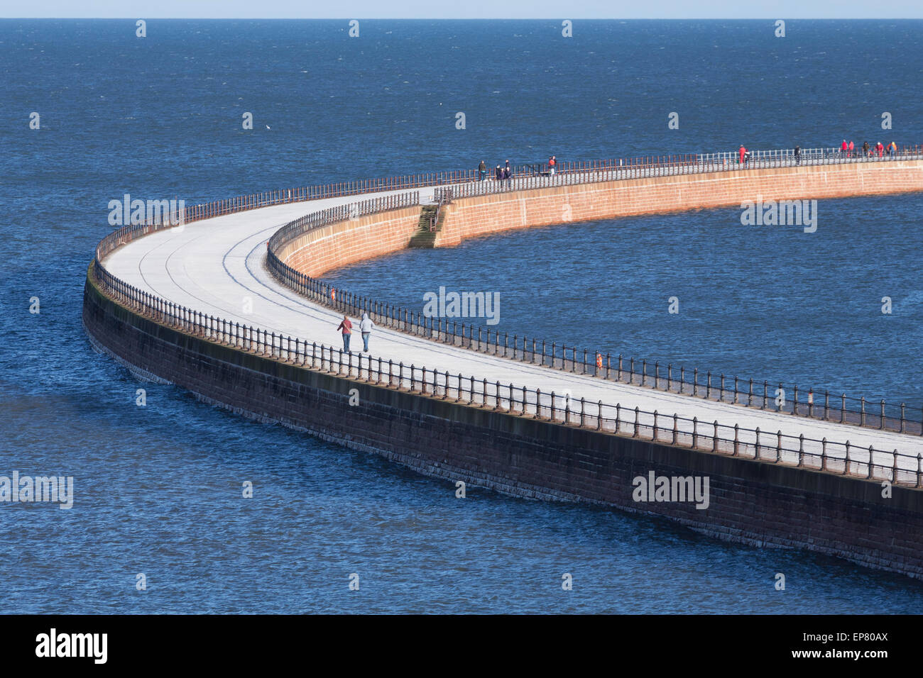 Roker pier and Lighthouse, Sunderland, Tyne and Wear Stock Photo - Alamy