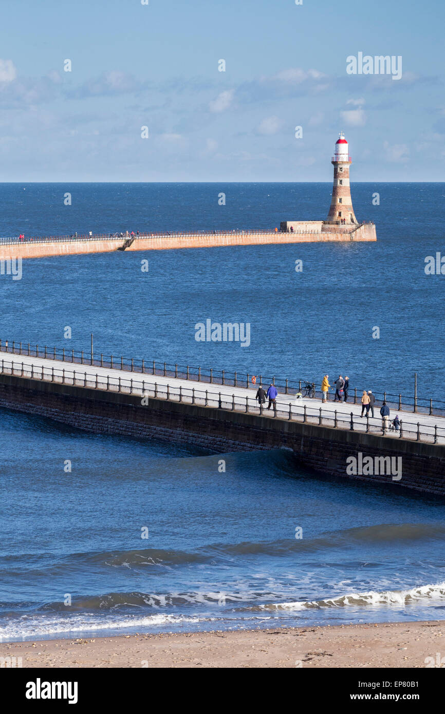 Roker pier and Lighthouse, Sunderland, Tyne and Wear Stock Photo - Alamy