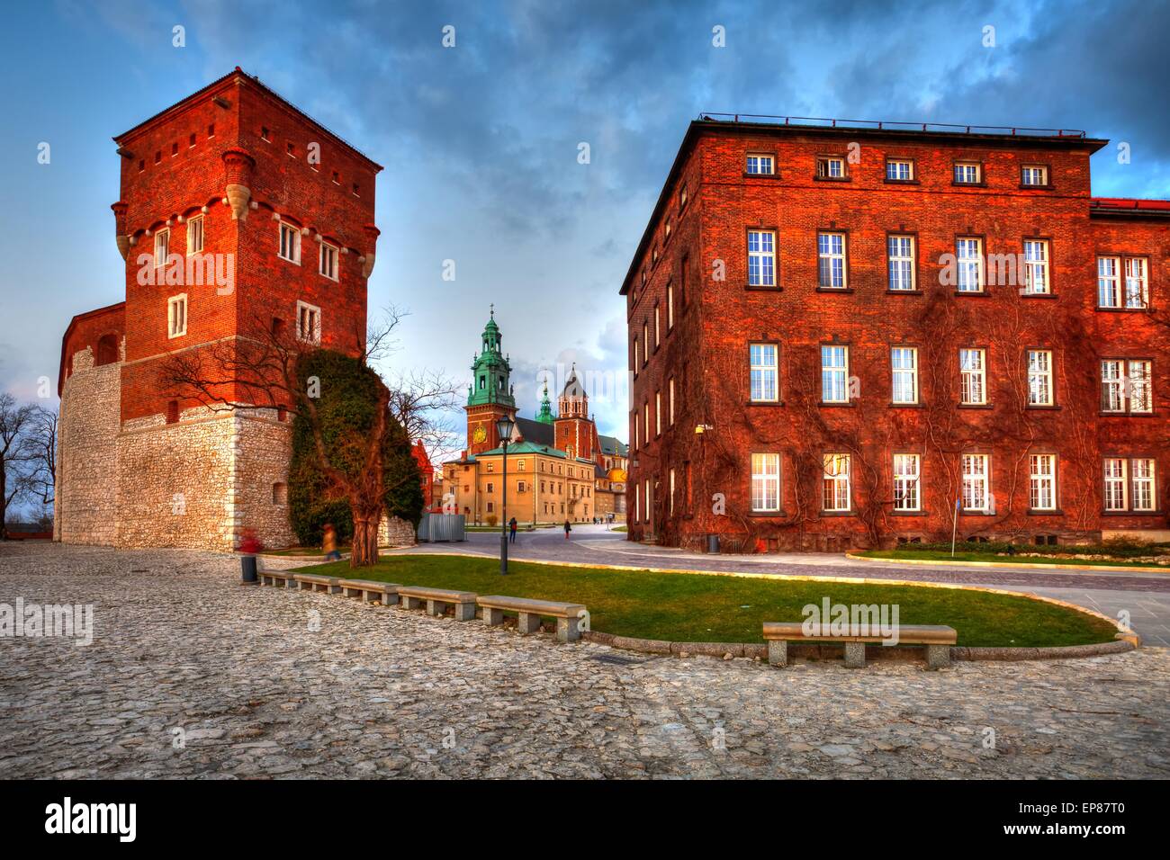 Wawel castle krakow hi-res stock photography and images - Alamy