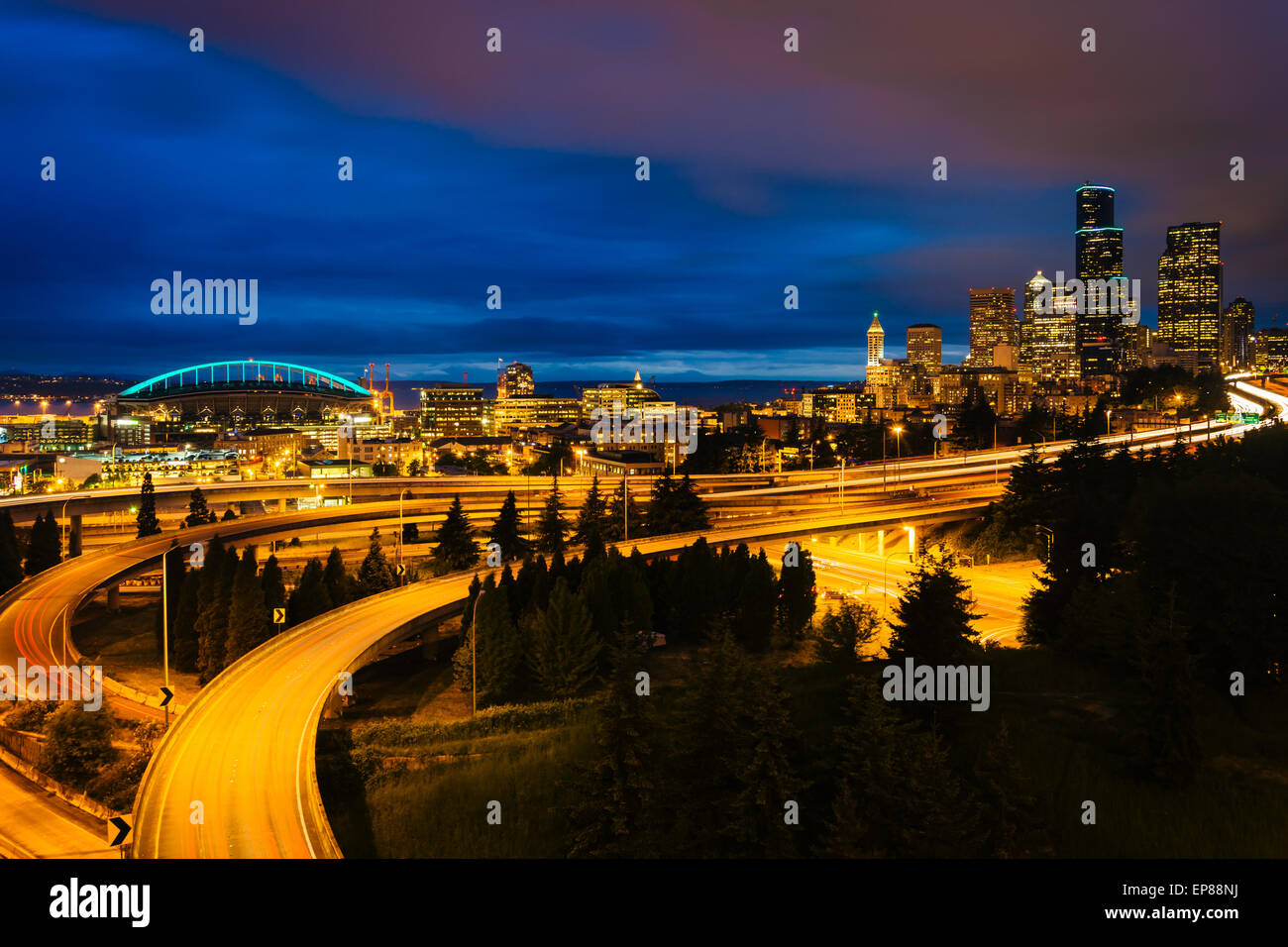 Night view of I-5 and the Seattle skyline from the Jose Rizal Bridge ...