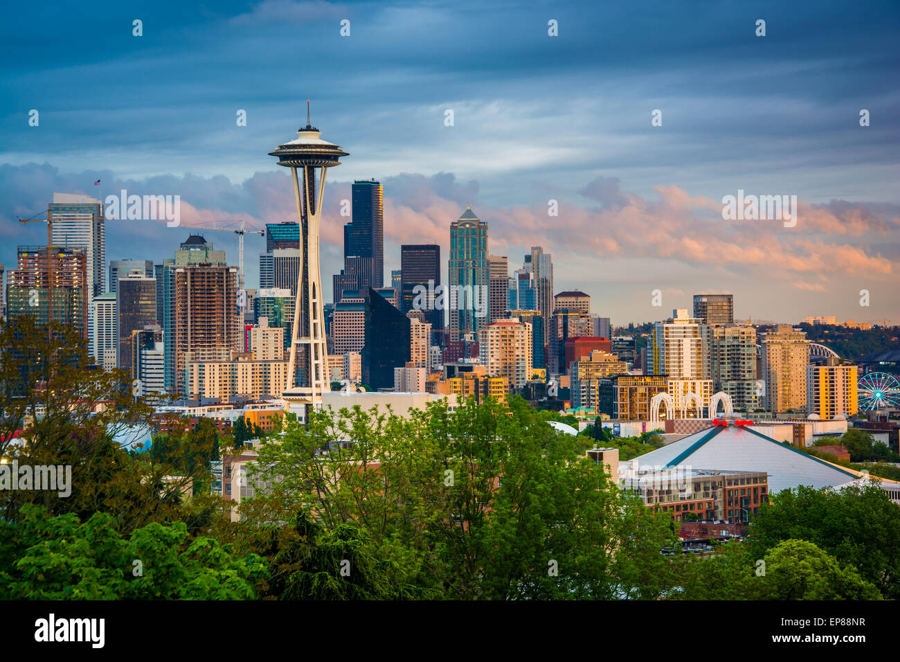 Sunset view of the Seattle skyline from Kerry Park, in Seattle ...
