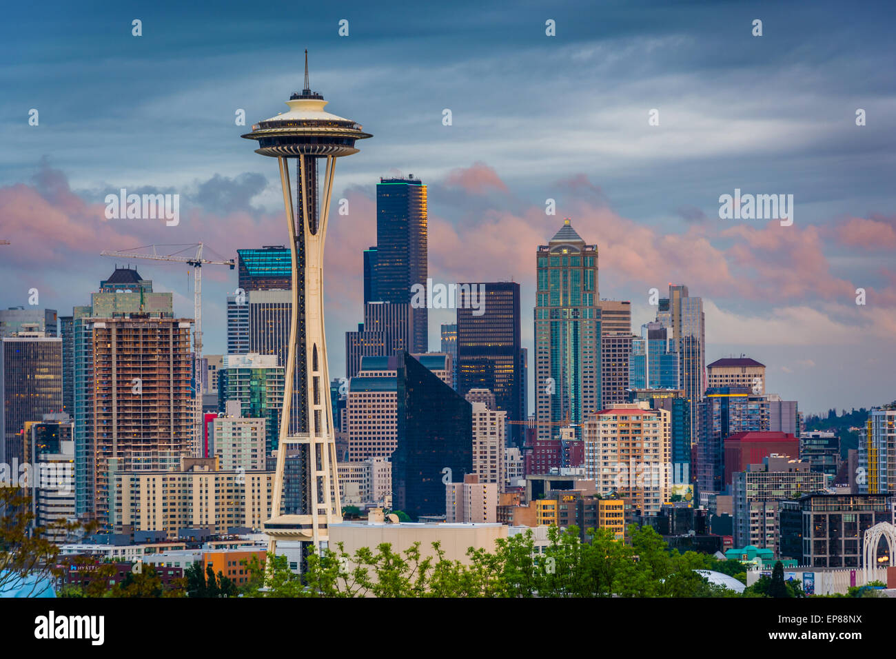 Sunset view of the Seattle skyline from Kerry Park, in Seattle ...