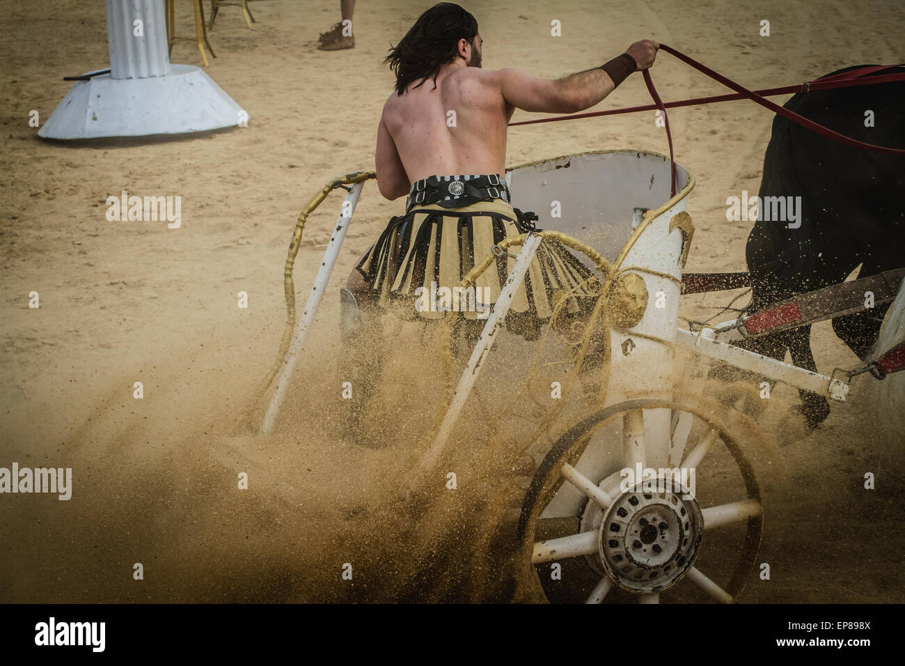 Strong horses pulling a carriage hi-res stock photography and images ...