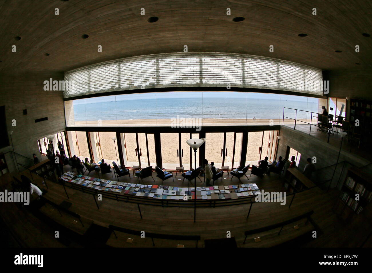 Qinhuangdao, China's Hebei Province. 14th May, 2015. People read books ...