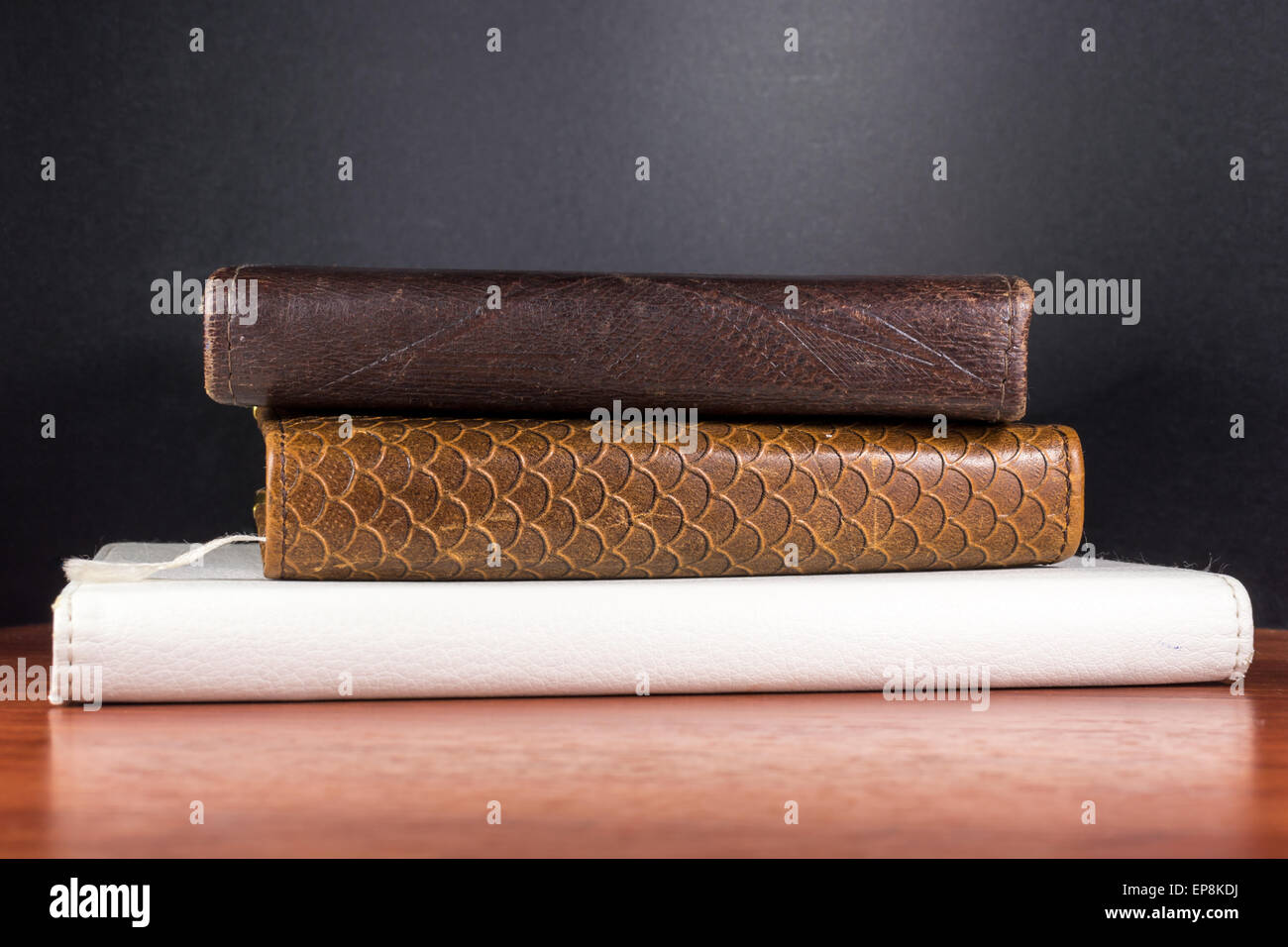 Fake leather books hi-res stock photography and images - Alamy