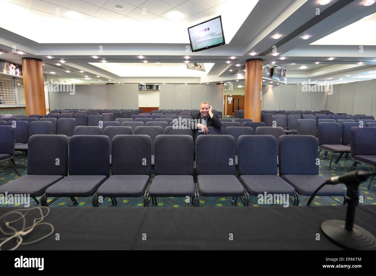 Centaur cheltenham racecourse cheltenham racecourse hi-res stock ...