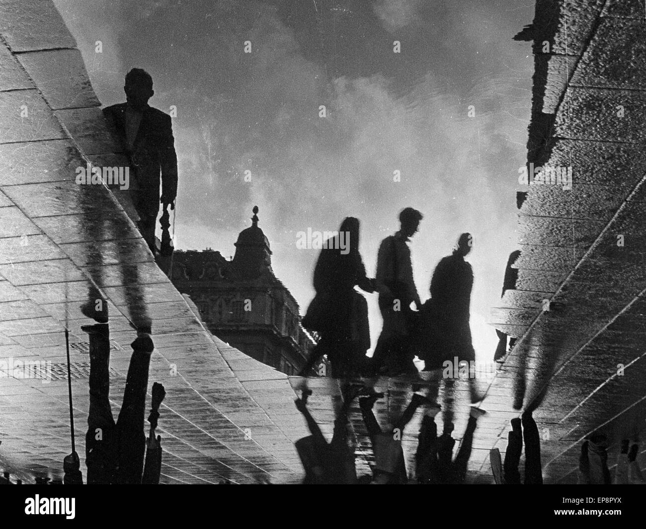 Reflexing water hi-res stock photography and images - Alamy