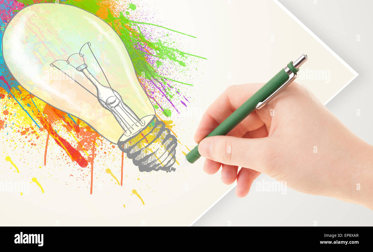 Hand drawing colorful idea light bulb with a pen Stock Photo - Alamy