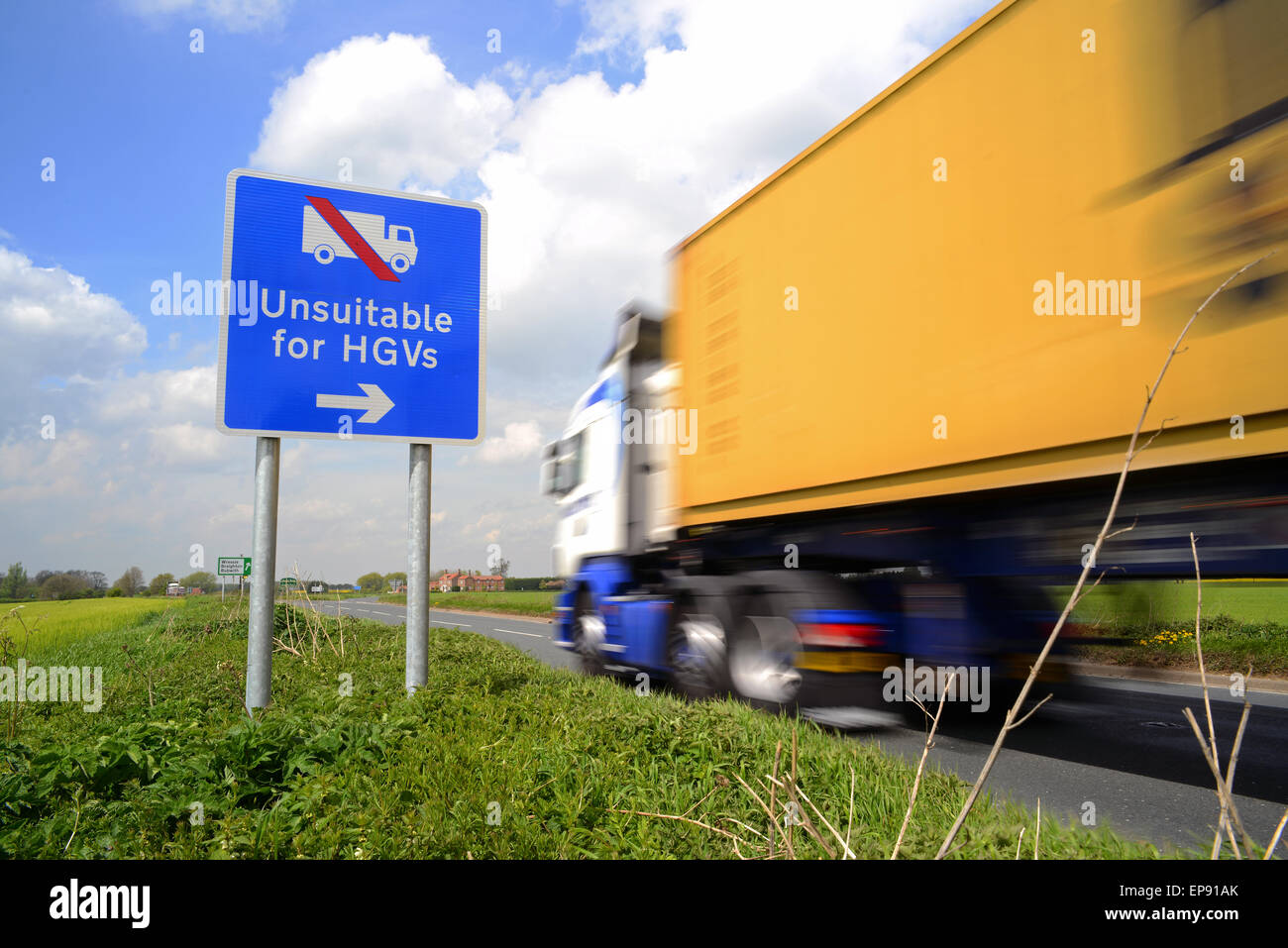 Road Sign No Entry Lorry High Resolution Stock Photography and Images ...