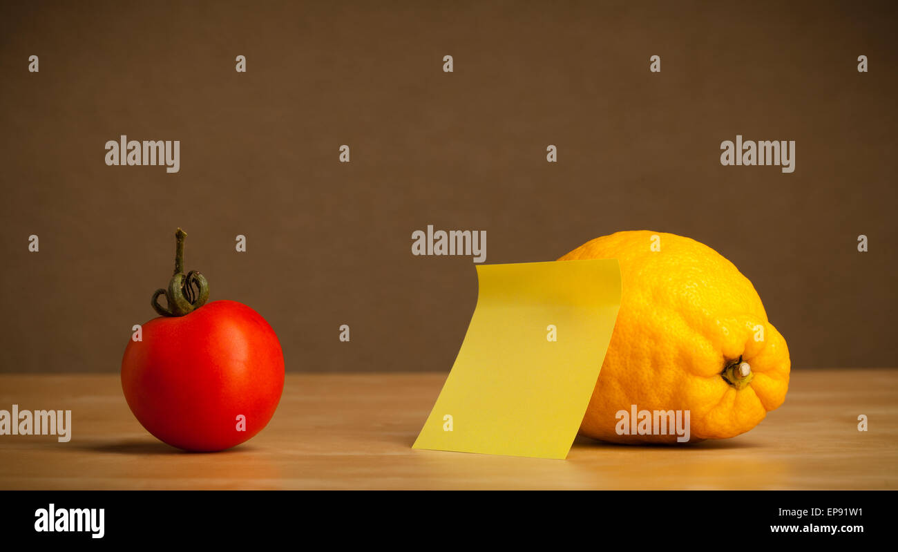 Empty post-it note sticked on fruit Stock Photo - Alamy