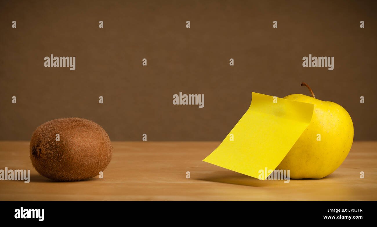 Empty post-it note sticked on fruit Stock Photo - Alamy