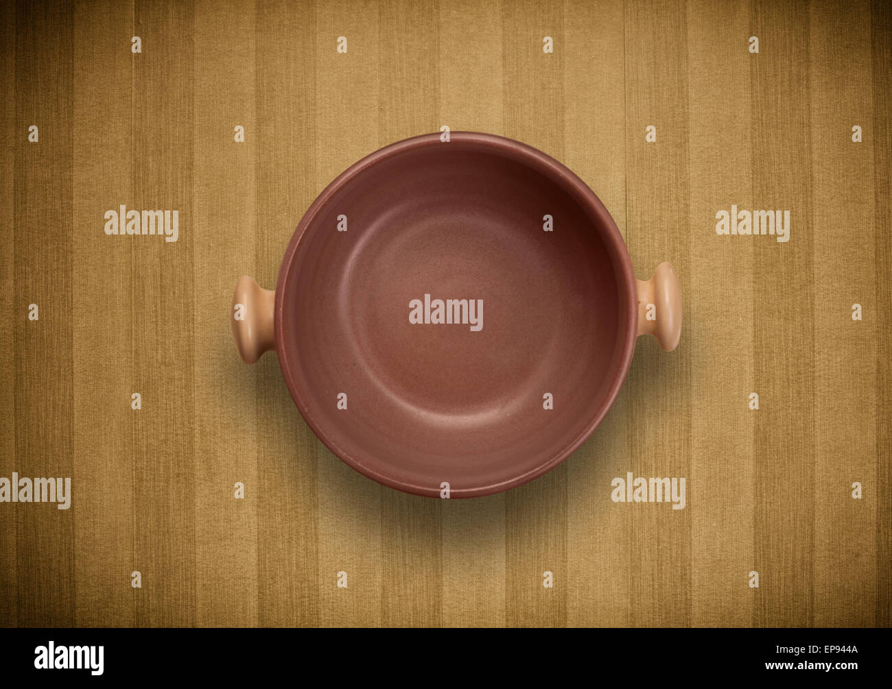 Colorful empty plate on grungy background table Stock Photo - Alamy