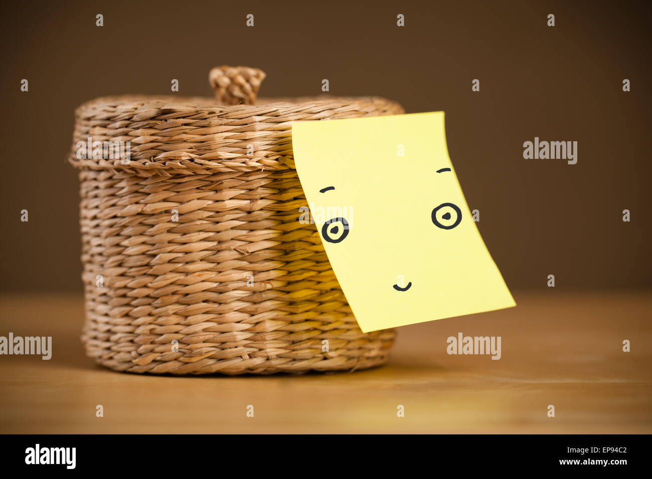 Post-it note with smiley face sticked on jewelry box Stock Photo - Alamy