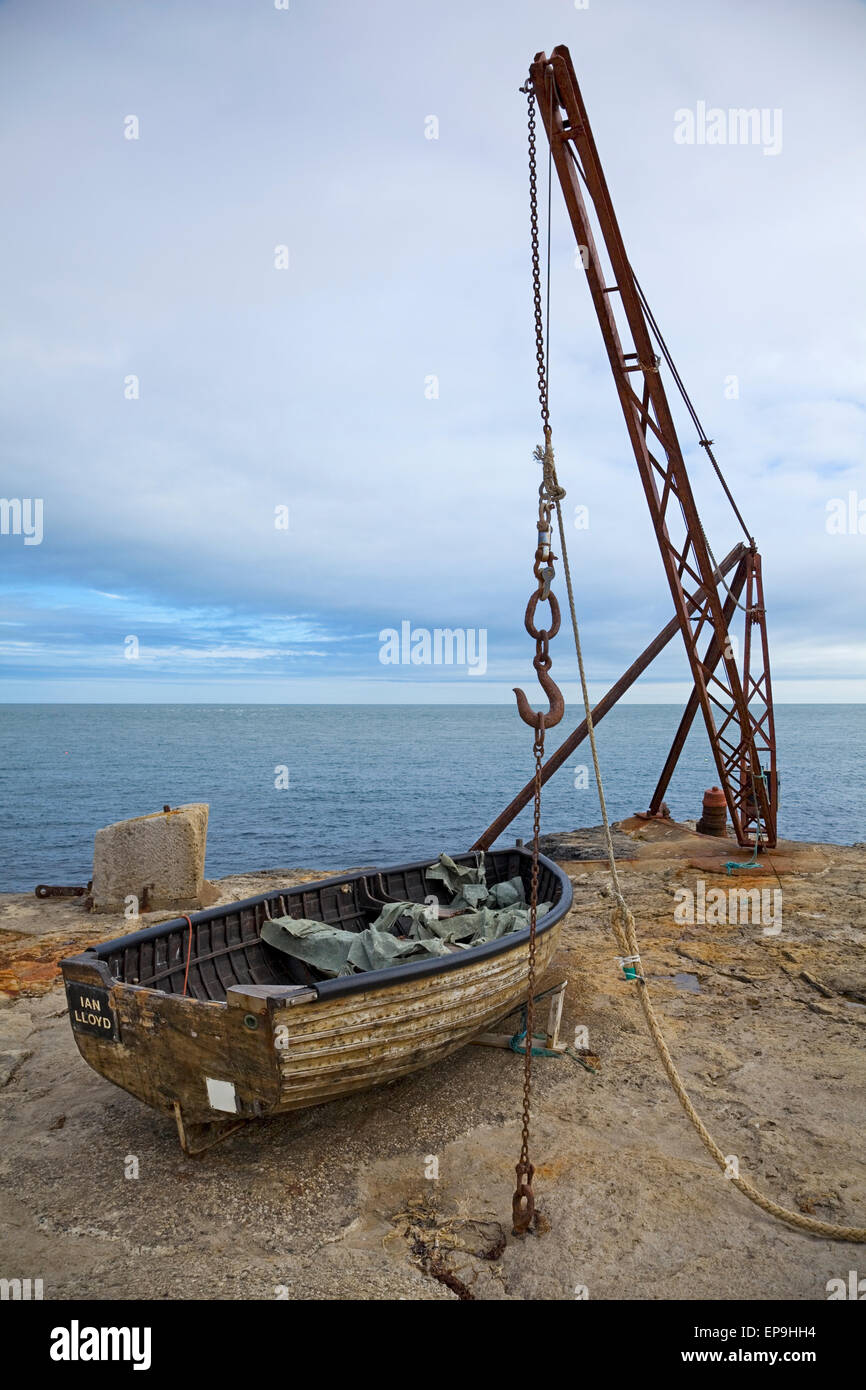 Crane lifting a boat hi-res stock photography and images - Alamy