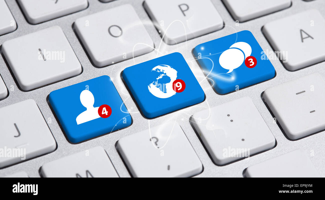 Social media button on keyboard Stock Photo - Alamy