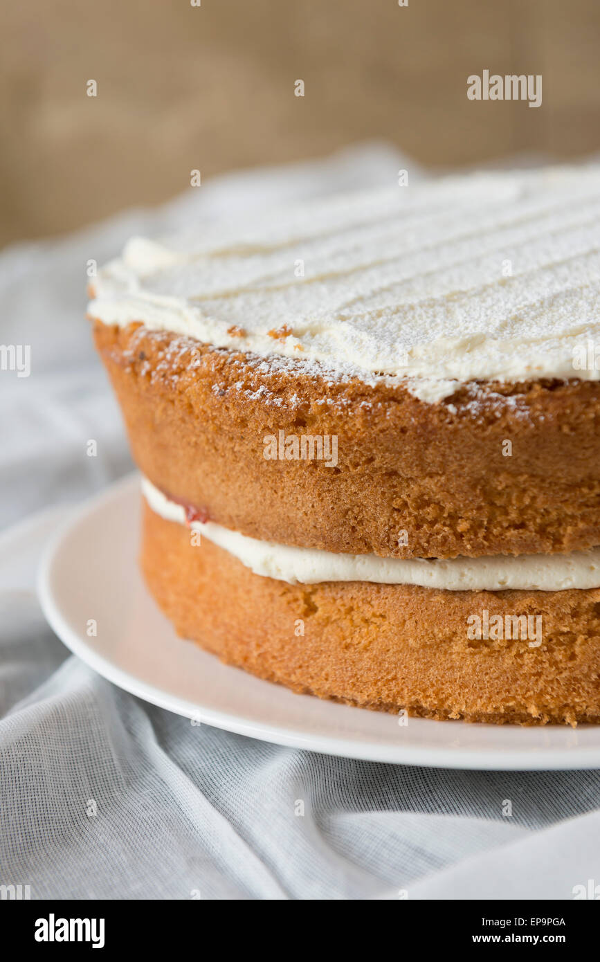 Victoria Sponge Cake Stock Photo - Alamy