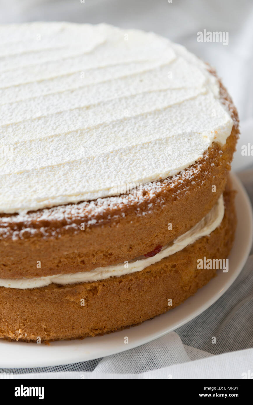 Victoria Sponge Cake Stock Photo - Alamy