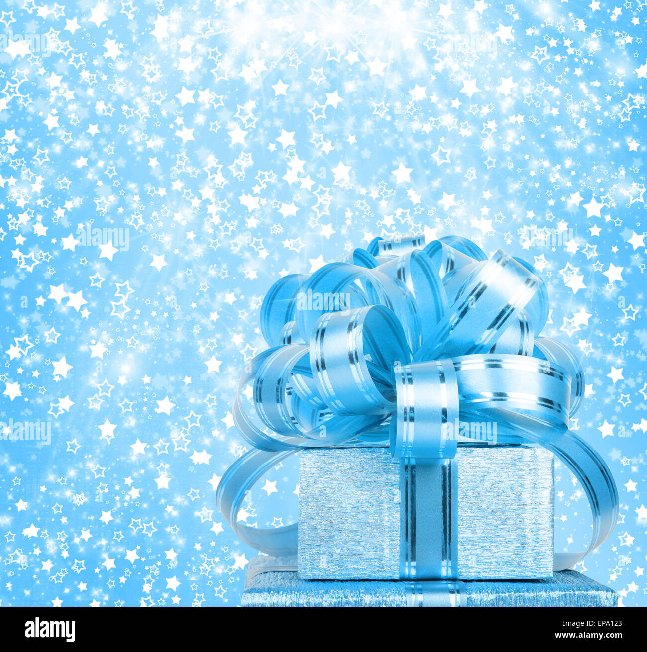 Blue wrapping paper hi-res stock photography and images - Alamy