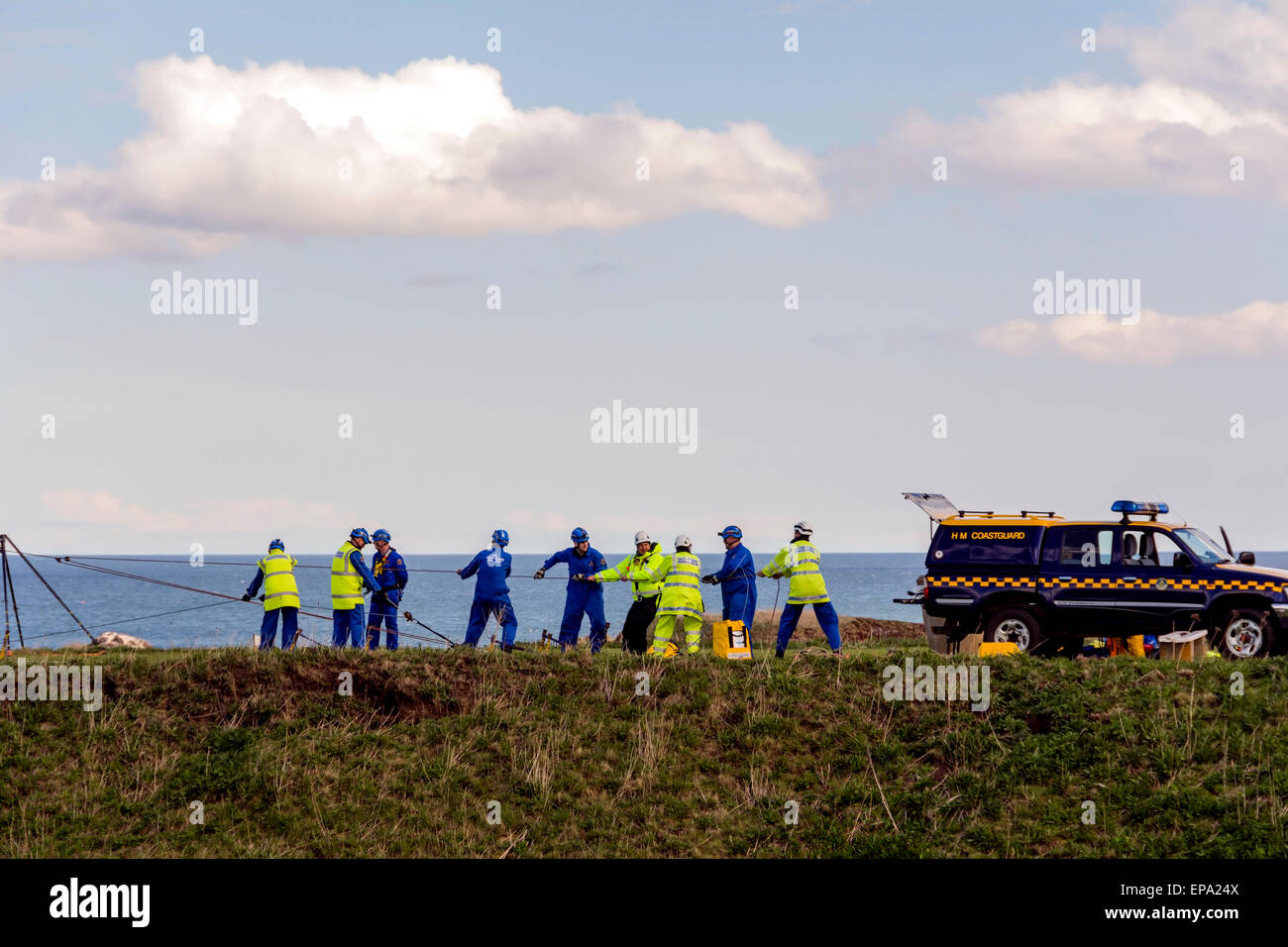 Cliff rescue hi-res stock photography and images - Alamy