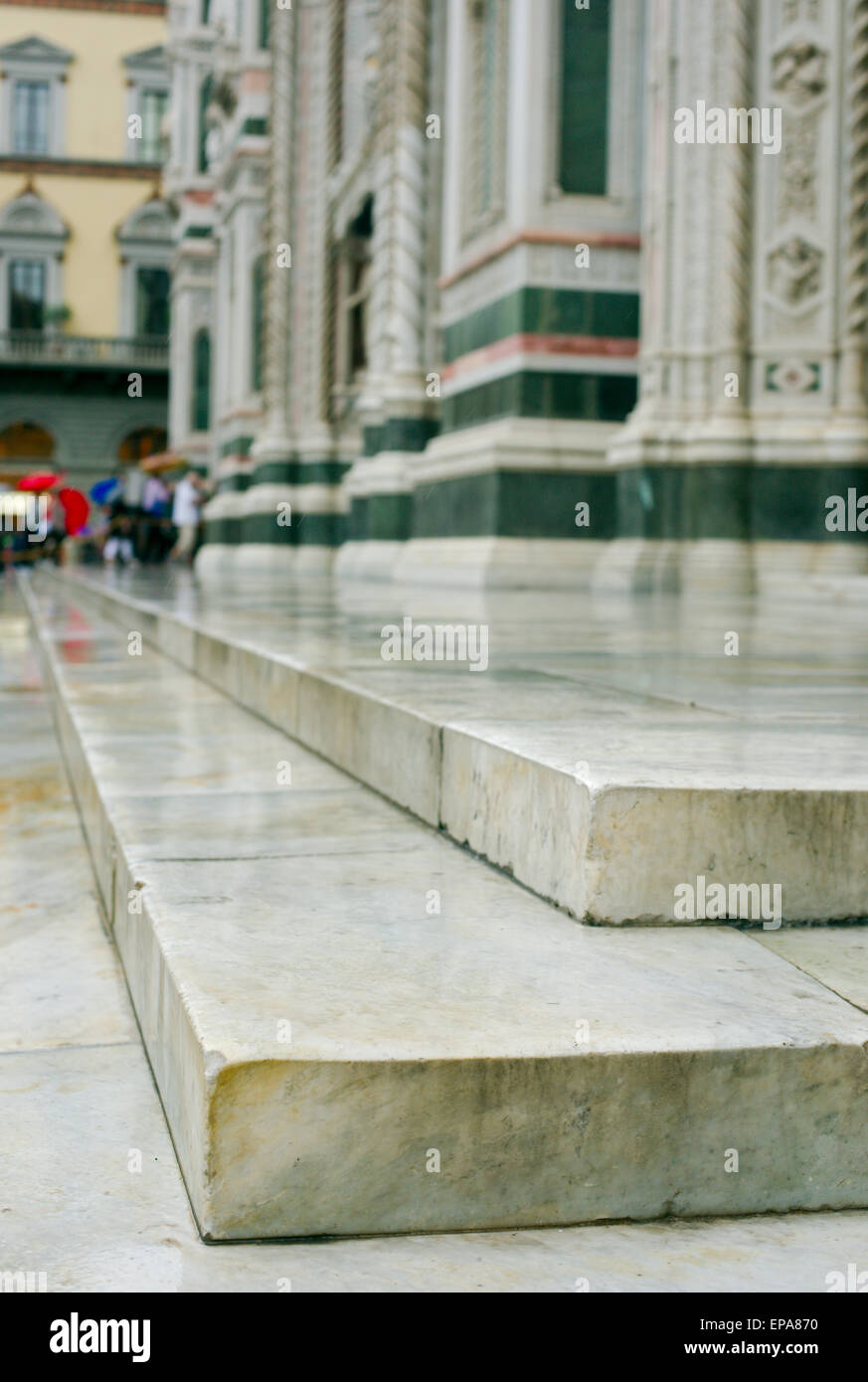 Duomo steps hi-res stock photography and images - Alamy
