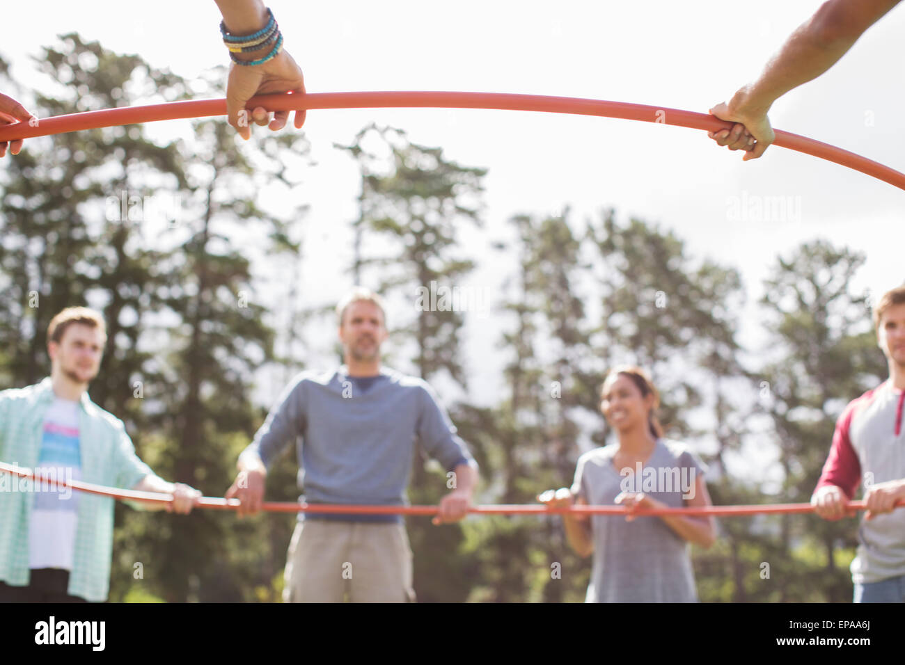 Team building hi-res stock photography and images - Alamy