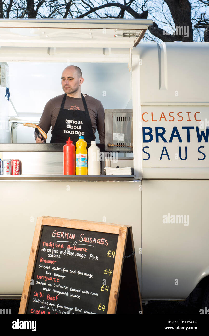 Mobile food van hi-res stock photography and images - Alamy