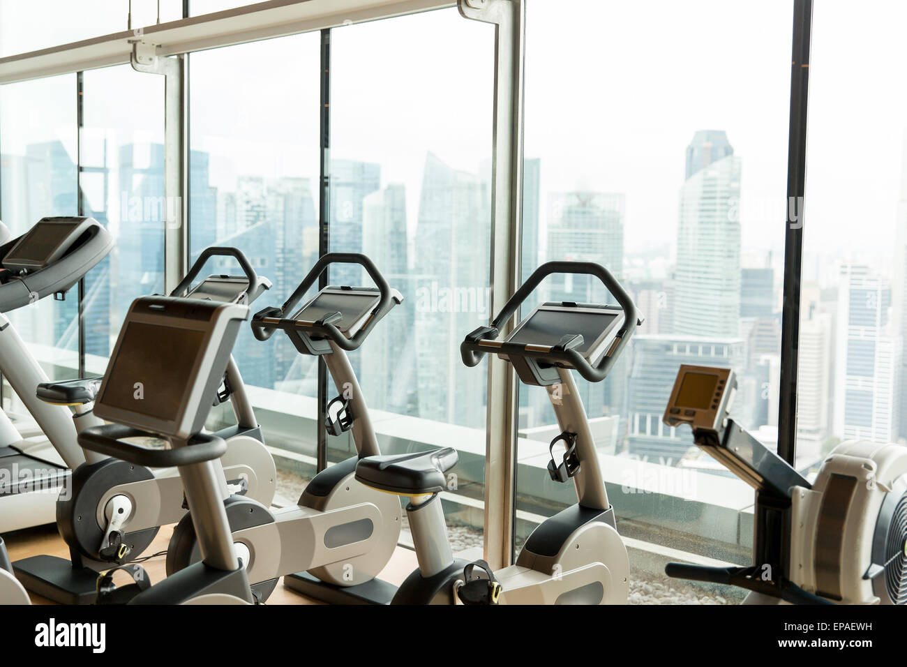 City gym hi-res stock photography and images - Alamy