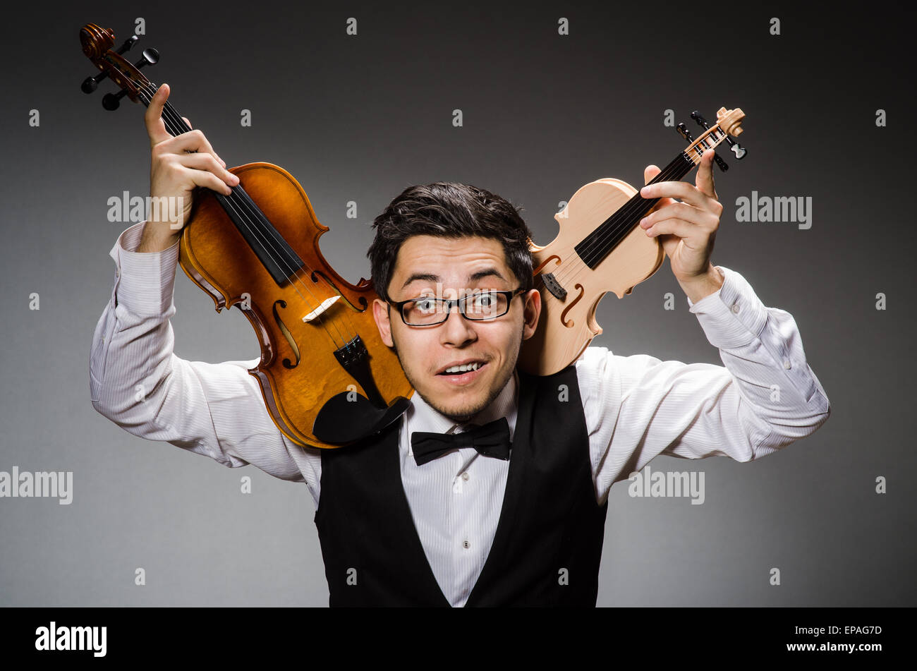 Funny violin player with fiddle Stock Photo - Alamy