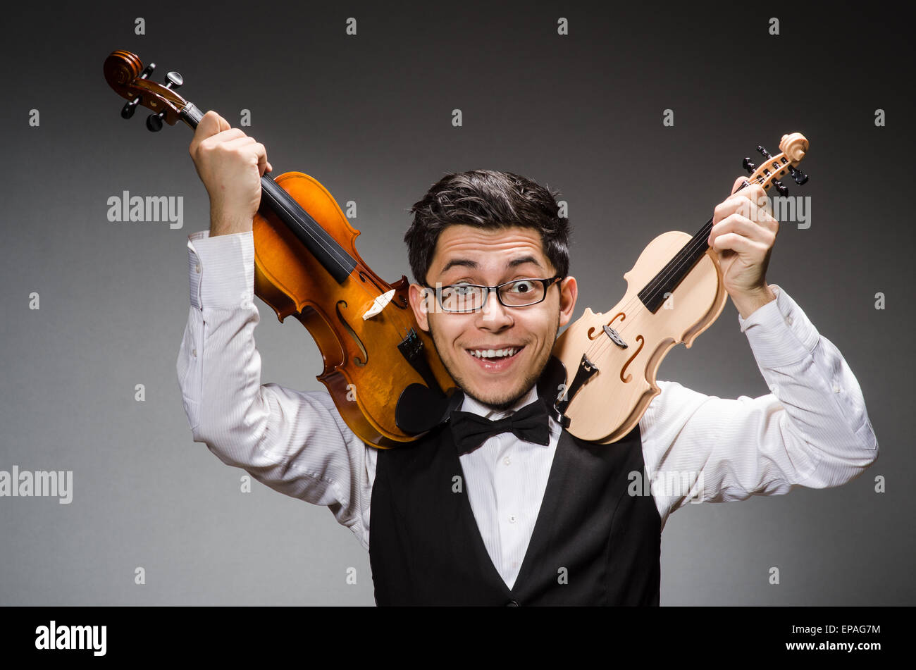 Funny violin player with fiddle Stock Photo - Alamy